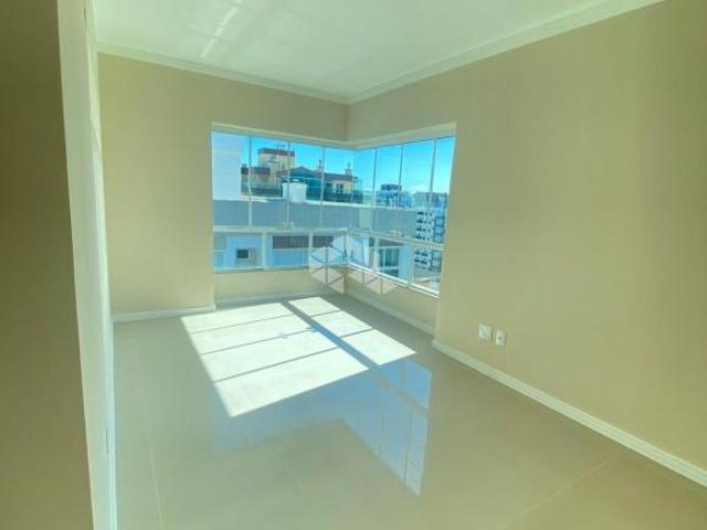 Apartamento 3 dormitórios, sendo 1 suíte, ótima iluminação de frente em um condomínio com infra comp