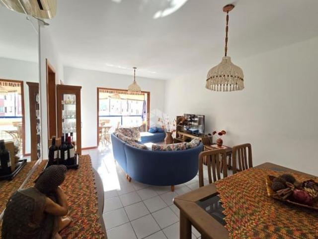 Apartamento 3 dormitórios, sendo 1 suíte, mobiliado, box e depósito, sacada, frente oeste no Centro