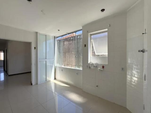 Apartamento 3 dormitórios, totalmente reformado, no coração do bairro Santana