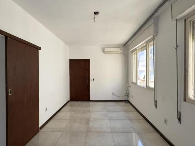 Apartamento 3 dormitórios, totalmente reformado, no coração do bairro Santana