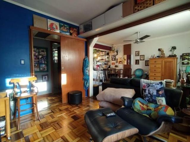Apartamento de 3 dormitórios e 1 vaga de garagem, no bairro Humaitá, em Porto Alegre