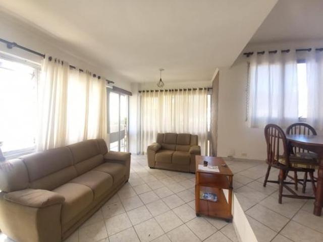 Apartamento 3 dormitórios uma quadra da mar