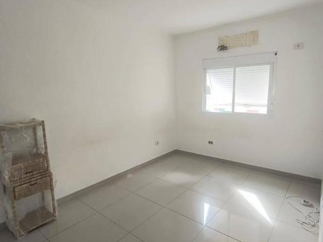 Apartamento 3 Dormitórios Vazio Garagem Ponta da Praia