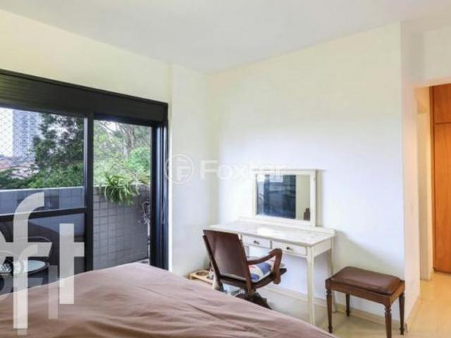 Apartamento, 3 dormitórios, 140 m², em Lar São Paulo
