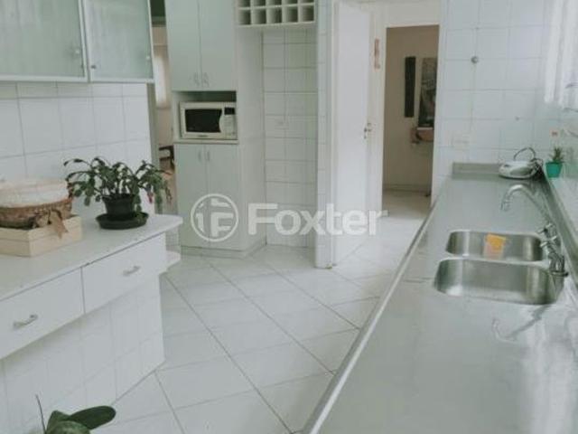 Apartamento, 3 dormitórios, 140 m², em Perdizes