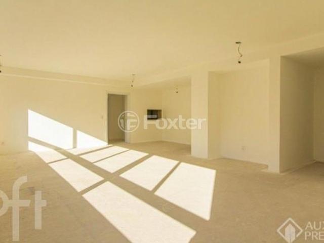 Apartamento, 3 dormitórios, 141.54 m², em Rio Branco