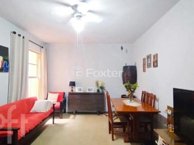 Apartamento, 3 dormitórios, 141.68 m², em Centro