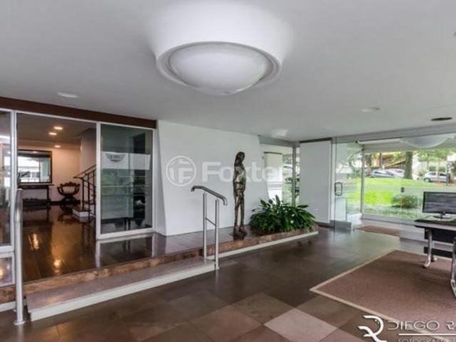 Apartamento, 3 dormitórios, 141.88 m², em Petrópolis