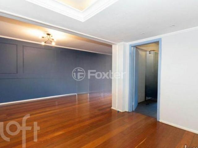 Apartamento, 3 dormitórios, 141.91 m², em Centro