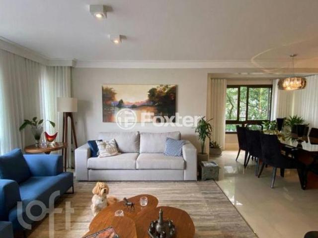 Apartamento, 3 dormitórios, 142 m², em Petrópolis