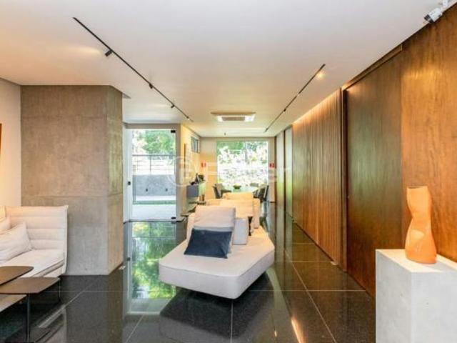 Apartamento, 3 dormitórios, 147 m², em Campo Belo