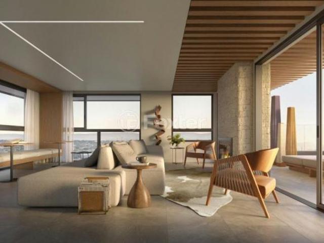 Apartamento, 3 dormitórios, 147 m², em Centro