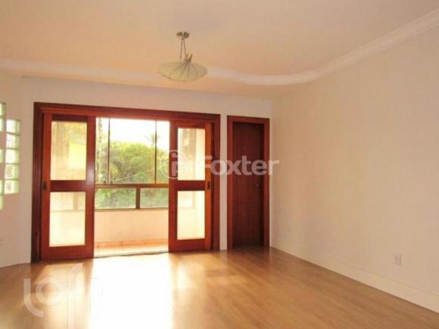 Apartamento, 3 dormitórios, 147 m², em Centro