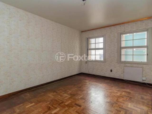 Apartamento, 3 dormitórios, 144.13 m², em Centro Histórico