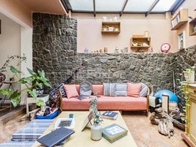 Apartamento, 3 dormitórios, 145.04 m², em Centro Histórico