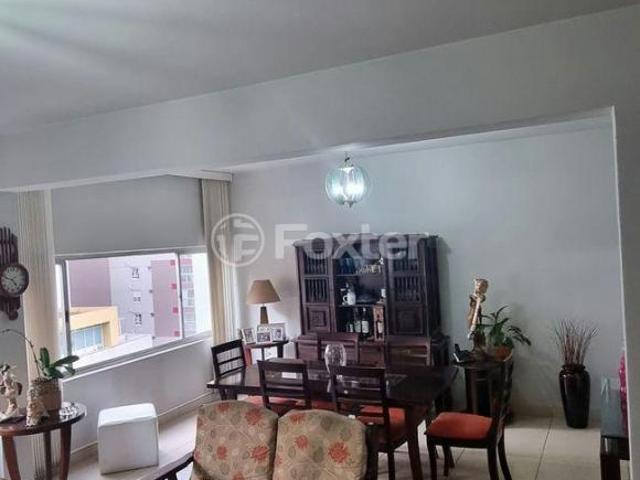 Apartamento, 3 dormitórios, 145 m², em Consolação