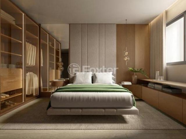 Apartamento, 3 dormitórios, 146 m², em Centro