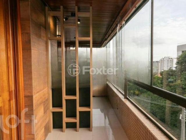 Apartamento, 3 dormitórios, 149.91 m², em Petrópolis