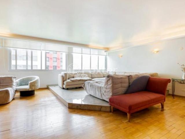 Apartamento, 3 dormitórios, 153 m², em Jardim Paulista