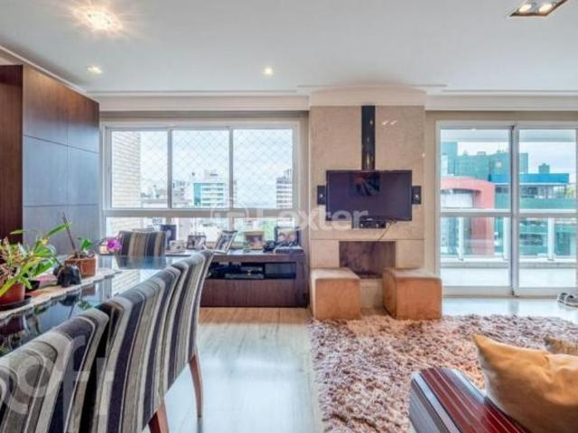 Apartamento, 3 dormitórios, 152 m², em Bela Vista