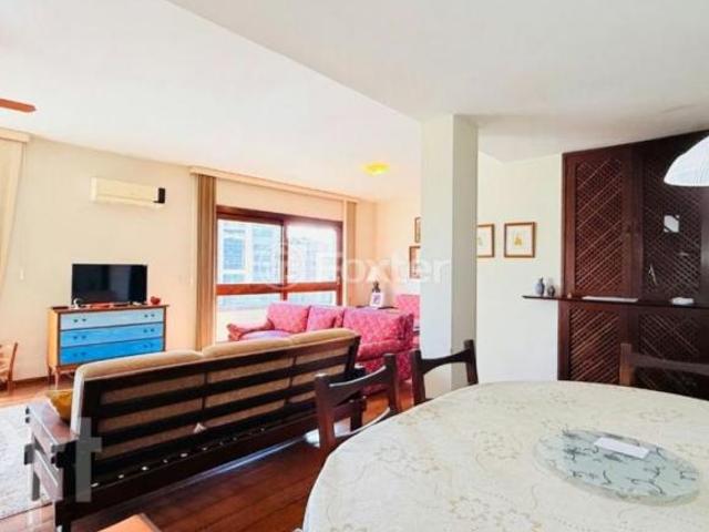 Apartamento, 3 dormitórios, 157.9 m², em Três Figueiras
