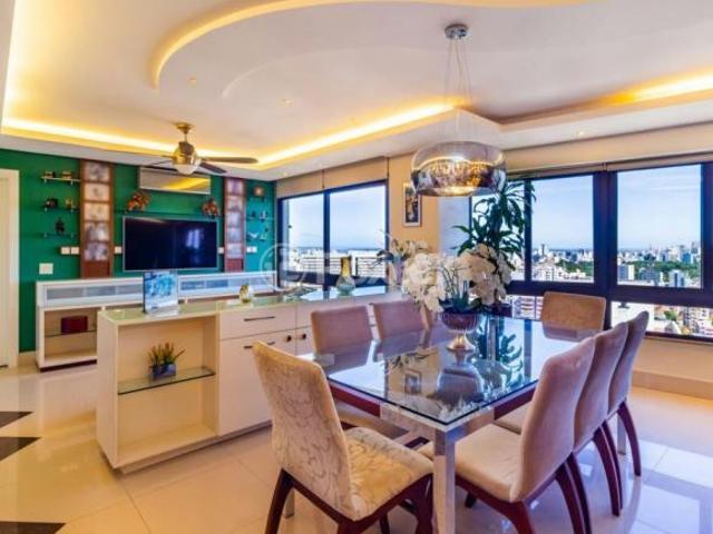 Apartamento, 3 dormitórios, 157.2 m², em Rio Branco