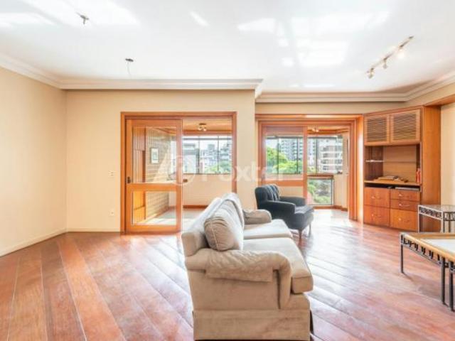 Apartamento, 3 dormitórios, 154.45 m², em Bela Vista