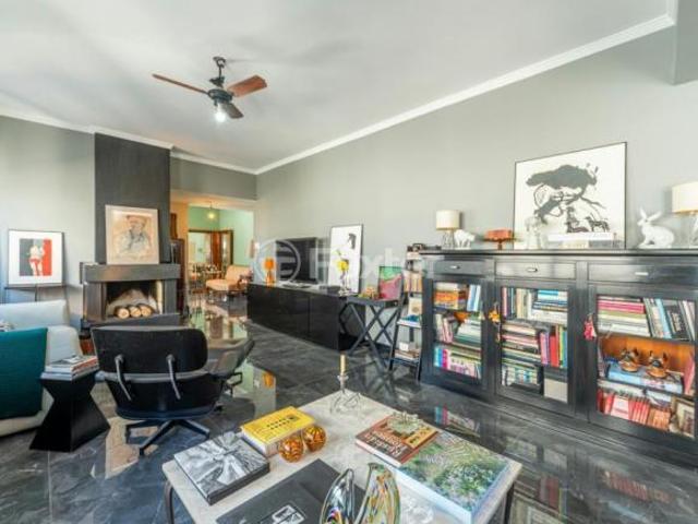 Apartamento, 3 dormitórios, 156 m², em Rio Branco