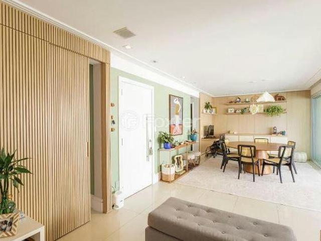 Apartamento, 3 dormitórios, 162 m², em Itaim Bibi