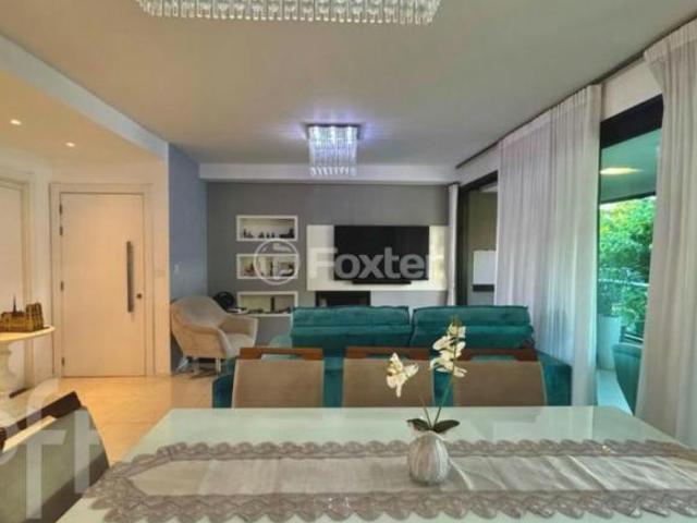 Apartamento, 3 dormitórios, 162 m², em Pedra Redonda