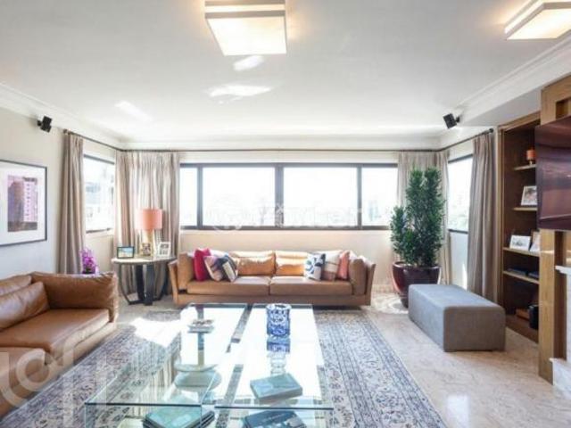 Apartamento, 3 dormitórios, 167.1 m², em Auxiliadora