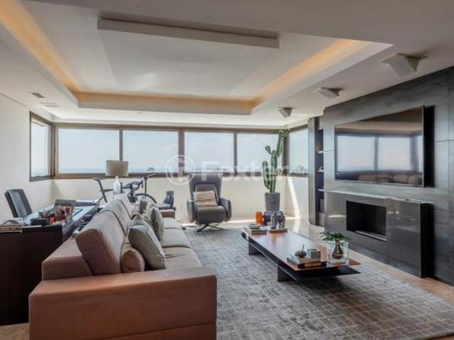 Apartamento, 3 dormitórios, 167.1 m², em Mont Serrat