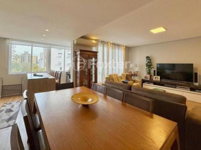 Apartamento, 3 dormitórios, 167 m², em Centro