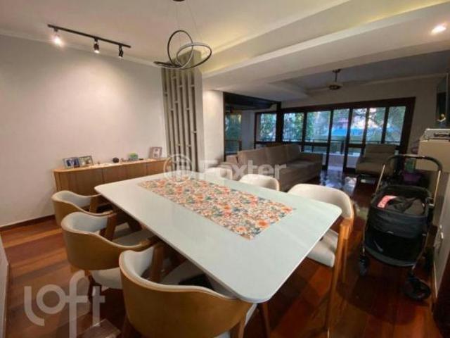 Apartamento, 3 dormitórios, 164.15 m², em Centro