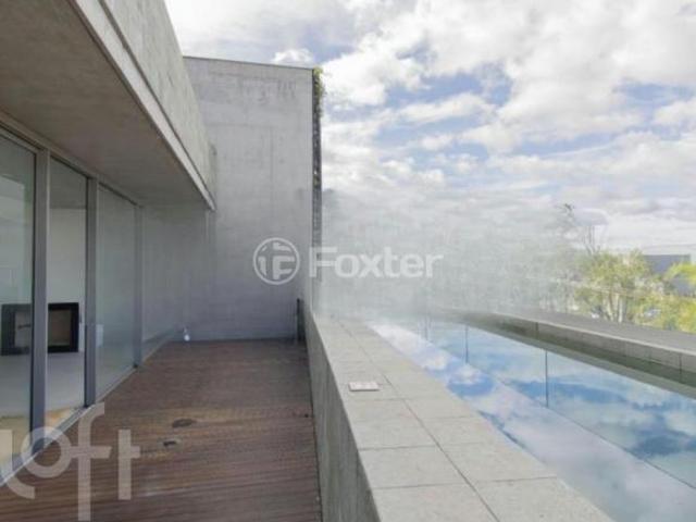 Apartamento, 3 dormitórios, 166.67 m², em Três Figueiras