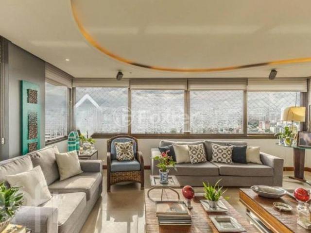 Apartamento, 3 dormitórios, 168.35 m², em Rio Branco