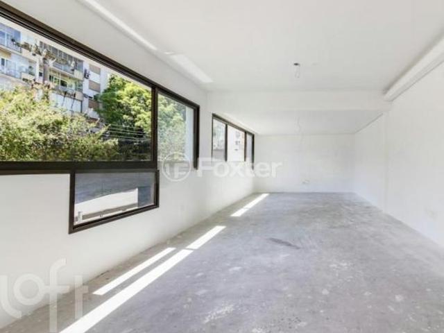Apartamento, 3 dormitórios, 169.23 m², em Petrópolis