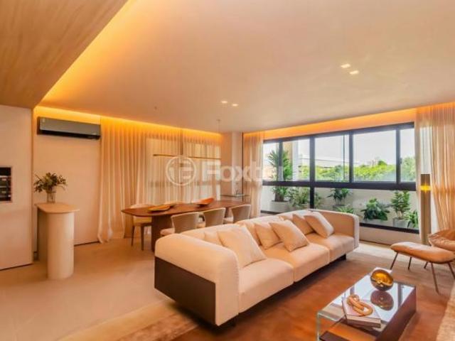 Apartamento, 3 dormitórios, 172 m², em Moinhos de Vento