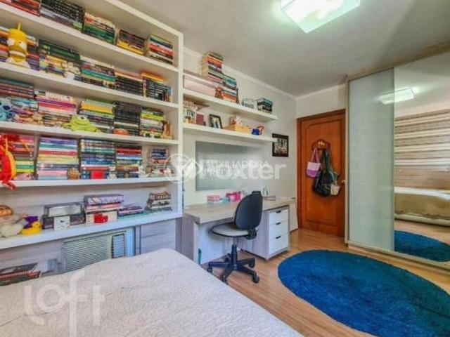Apartamento, 3 dormitórios, 172 m², em Centro