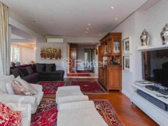 Apartamento, 3 dormitórios, 177.42 m², em Rio Branco