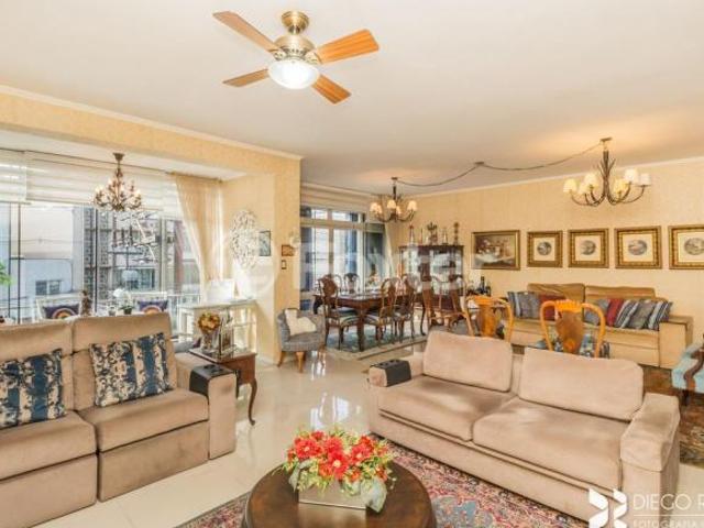 Apartamento, 3 dormitórios, 177.6 m², em Petrópolis