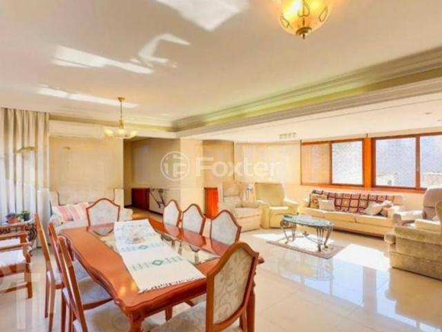 Apartamento, 3 dormitórios, 175 m², em Petrópolis