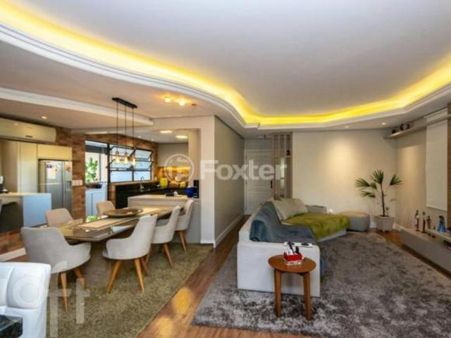 Apartamento, 3 dormitórios, 179.22 m², em Centro