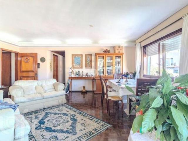 Apartamento, 3 dormitórios, 179 m², em Auxiliadora