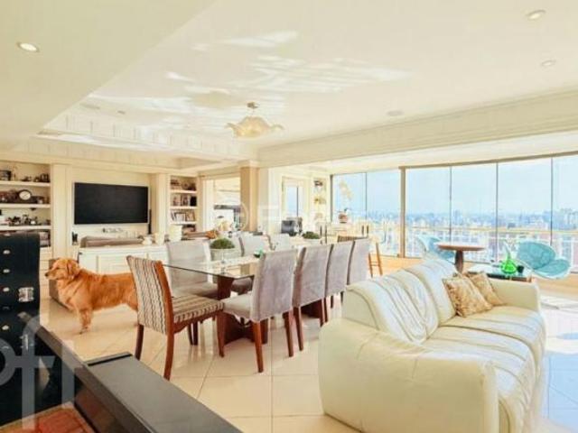 Apartamento, 3 dormitórios, 179 m², em Rio Branco