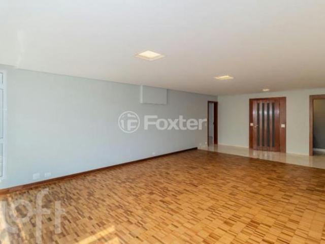 Apartamento, 3 dormitórios, 180 m², em Cerqueira César