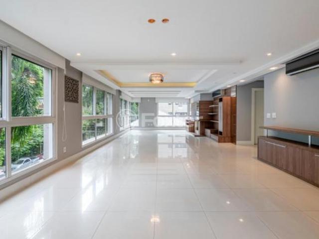 Apartamento, 3 dormitórios, 181.03 m², em Bela Vista