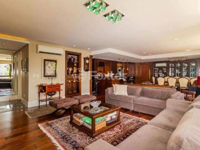 Apartamento, 3 dormitórios, 181.21 m², em Bela Vista