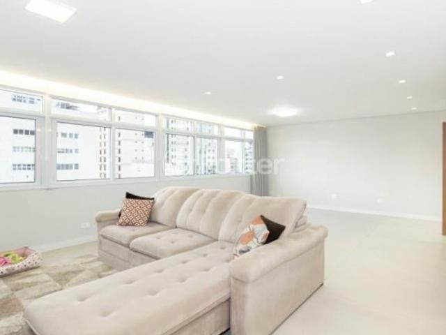 Apartamento, 3 dormitórios, 182 m², em Higienópolis