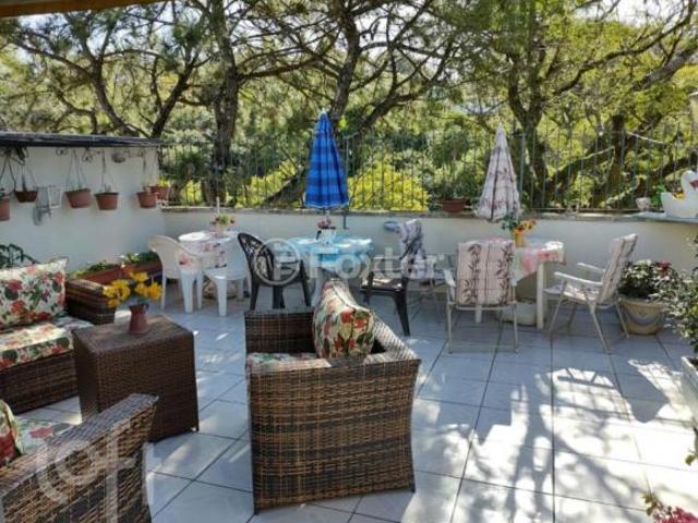 Apartamento, 3 dormitórios, 182 m², em Teresópolis